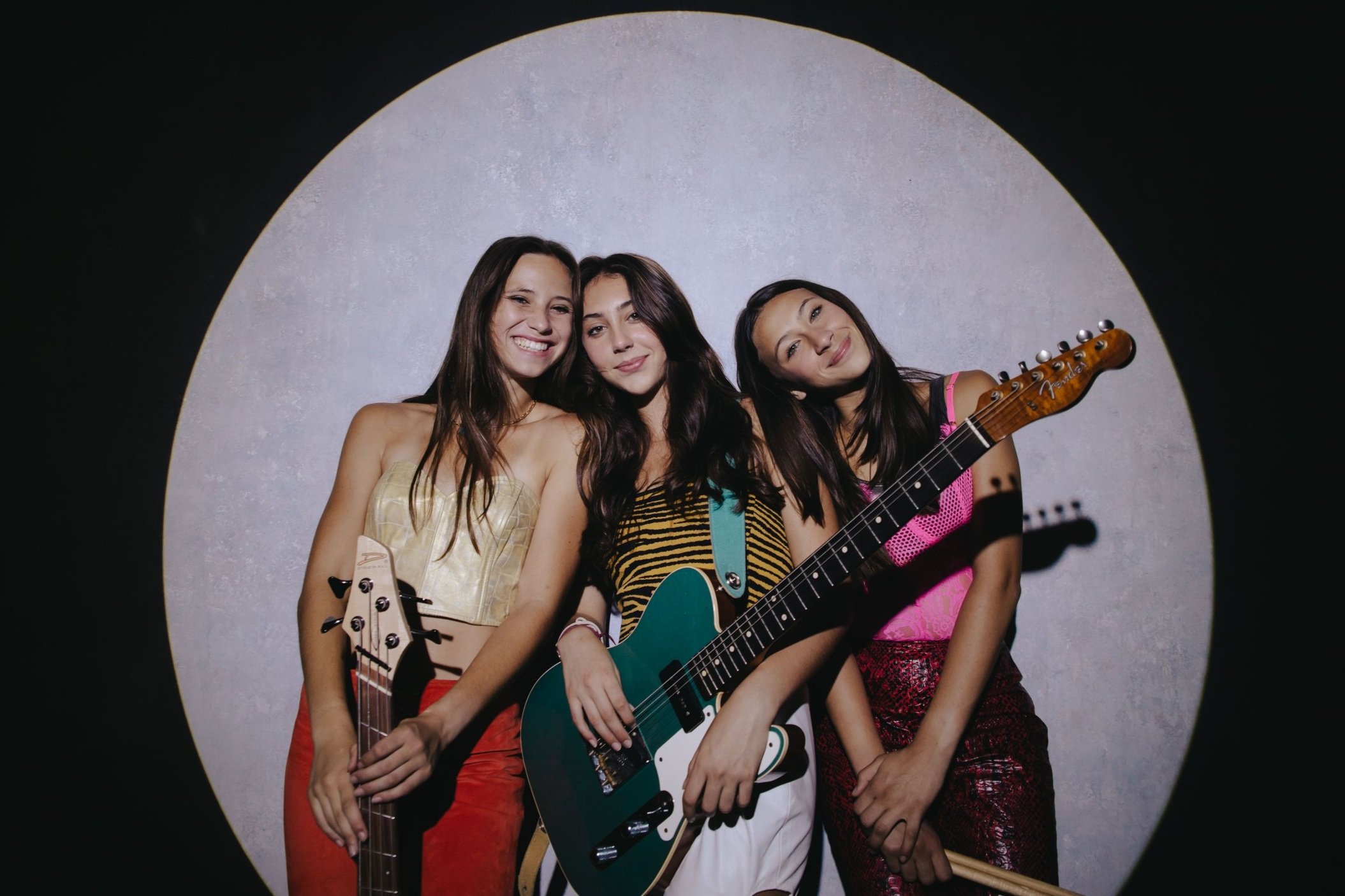 “17 (Acoustic)" by Hello Sister - Rising Artists Music Blog