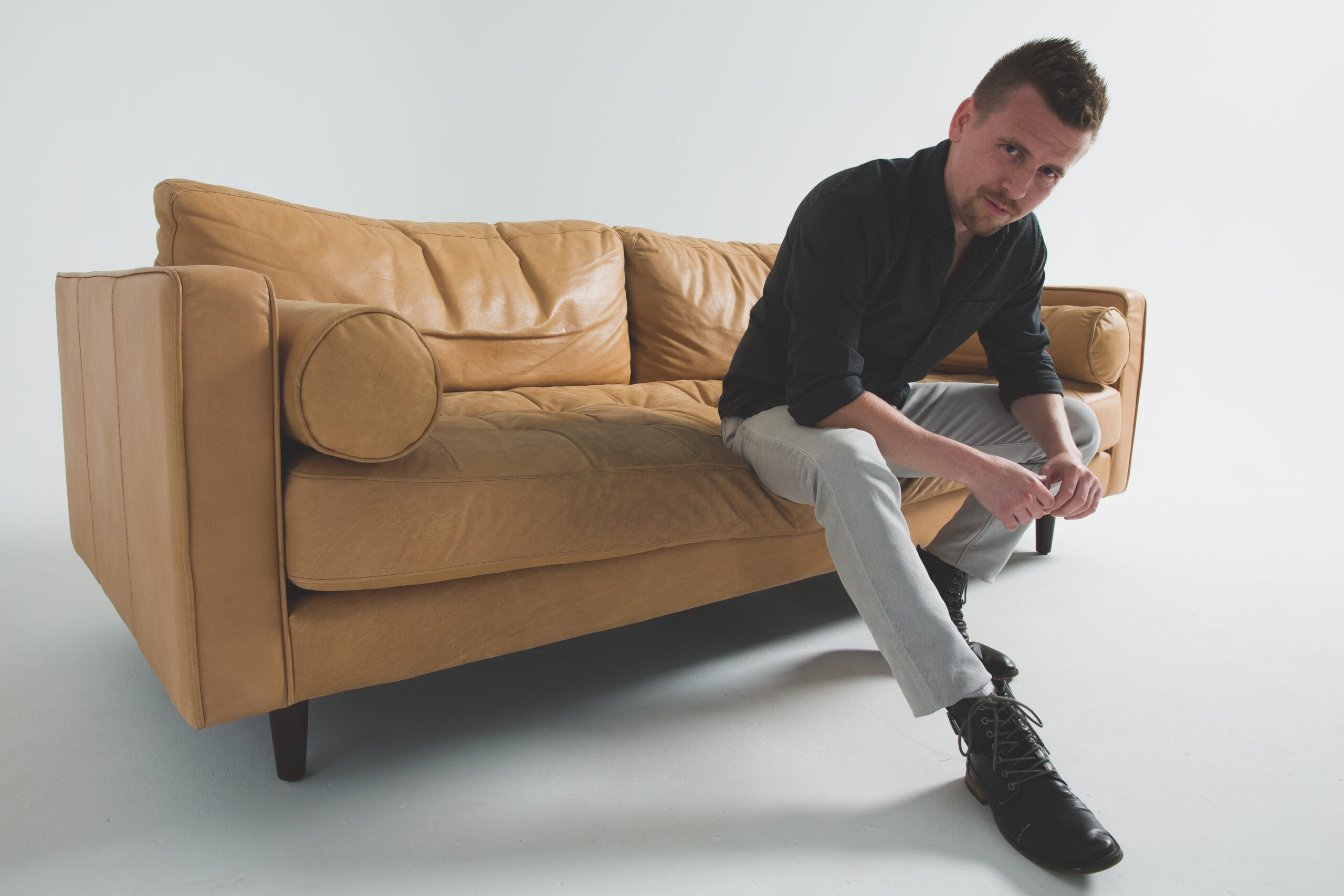 “Lovin' & Leavin'“ by Mikey Wayne - Rising Artists Music Blog